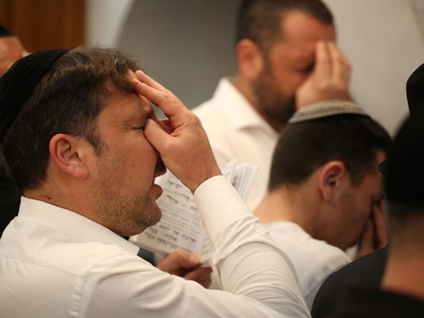 Shema: What is correct: Standing, sitting, reclining… Rules and ...